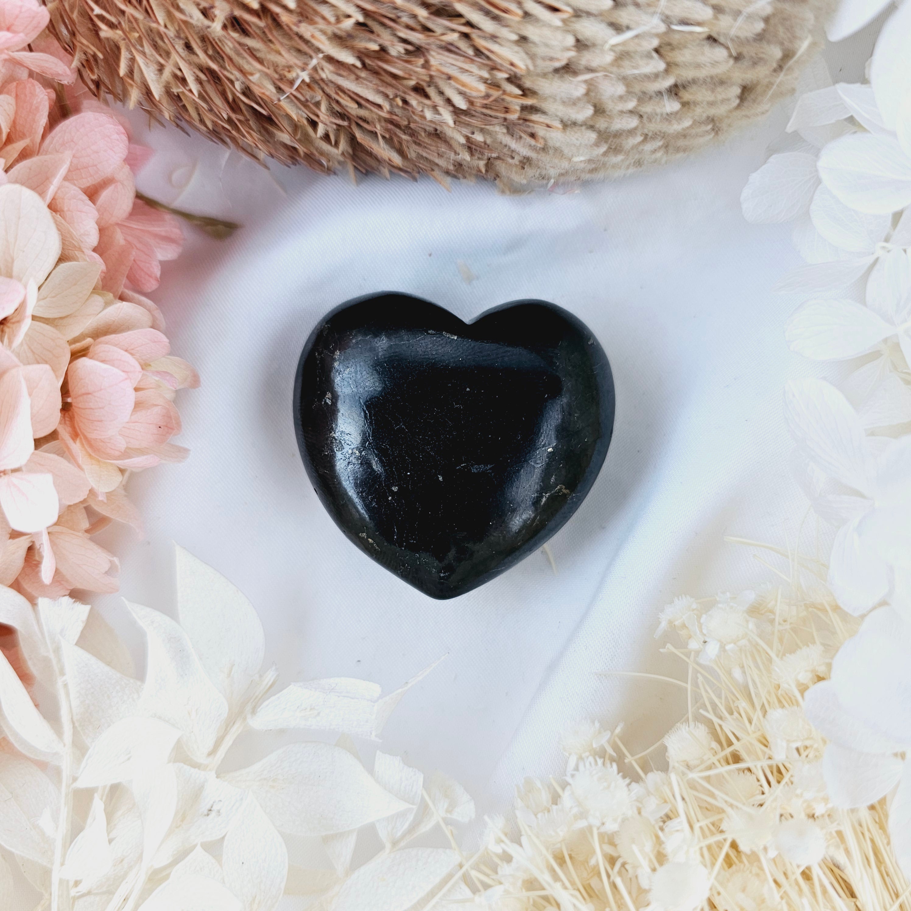 Shungite Heart – Pure Lightness