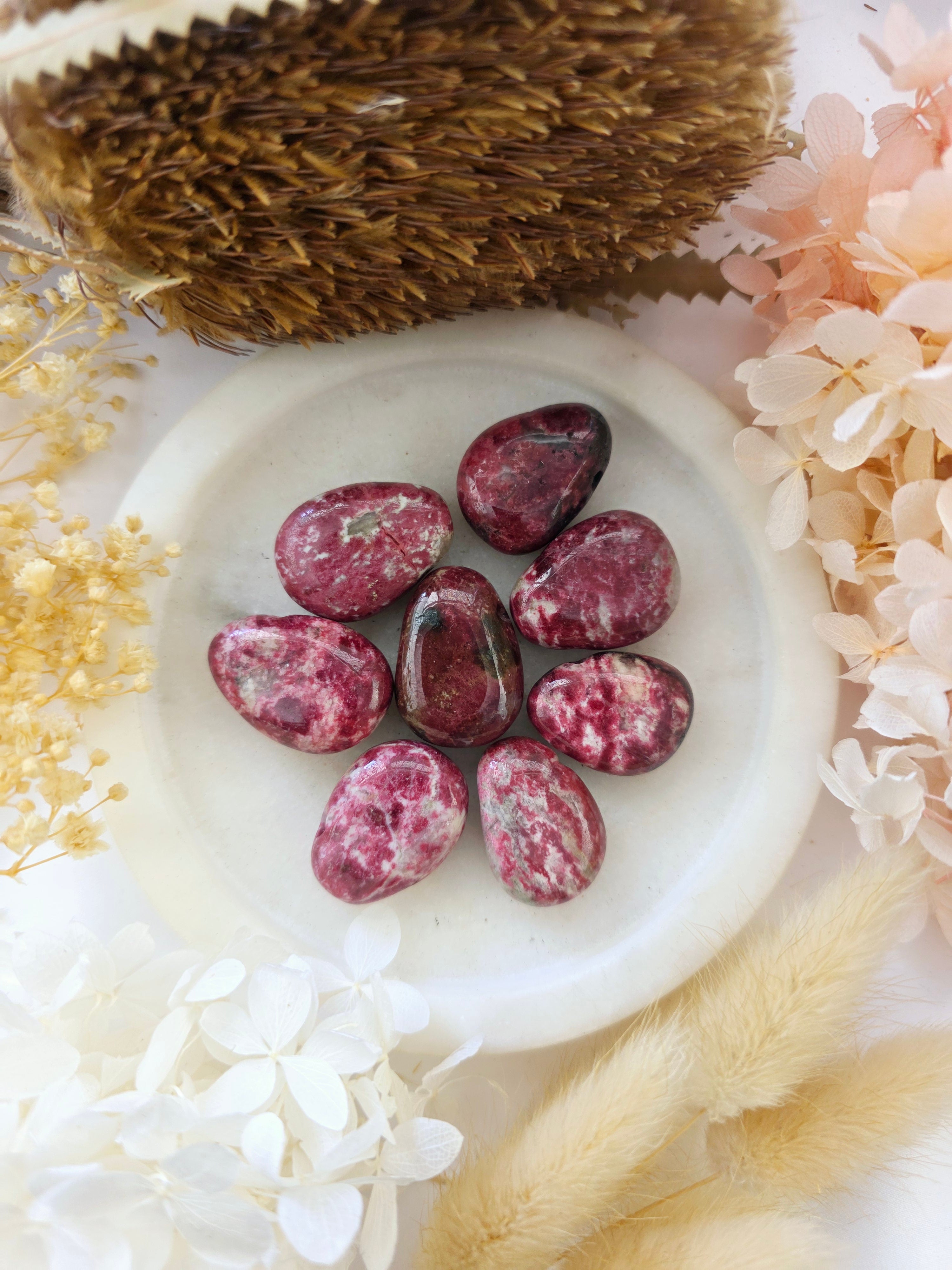 Thulite Tumbled Pendant – Pure Lightness